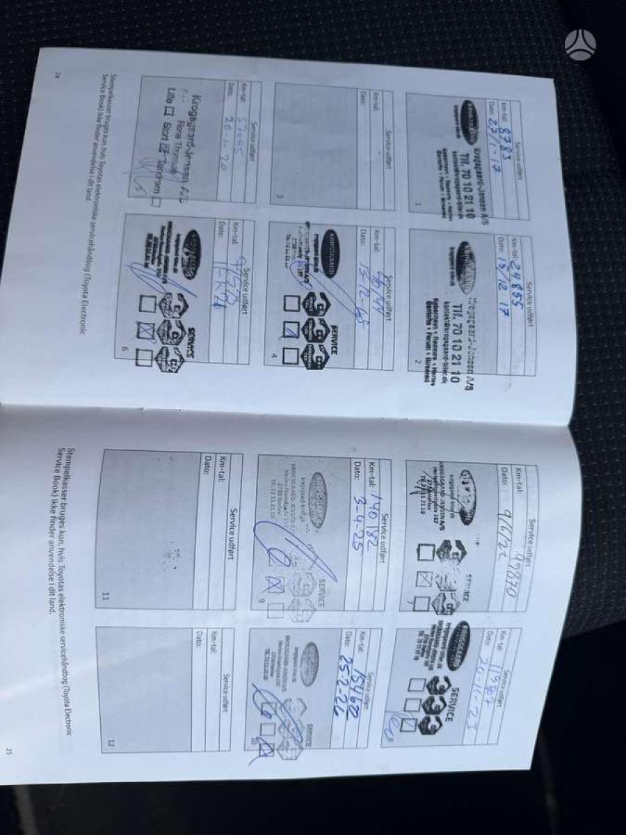 Black Toyota RAV4 2017 in Utena, with an engine capacity of 2.49 L and mileage of 157 thousand km for 13990 €, photo 15 on AUTOMOTO.COM.LV