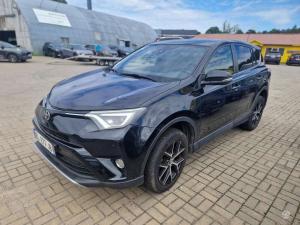 Black Toyota RAV4 2017 in Kaunas, with an engine capacity of 2.00 L and mileage of 218 thousand km for 7900 €, photo 3 on AUTOMOTO.COM.LV