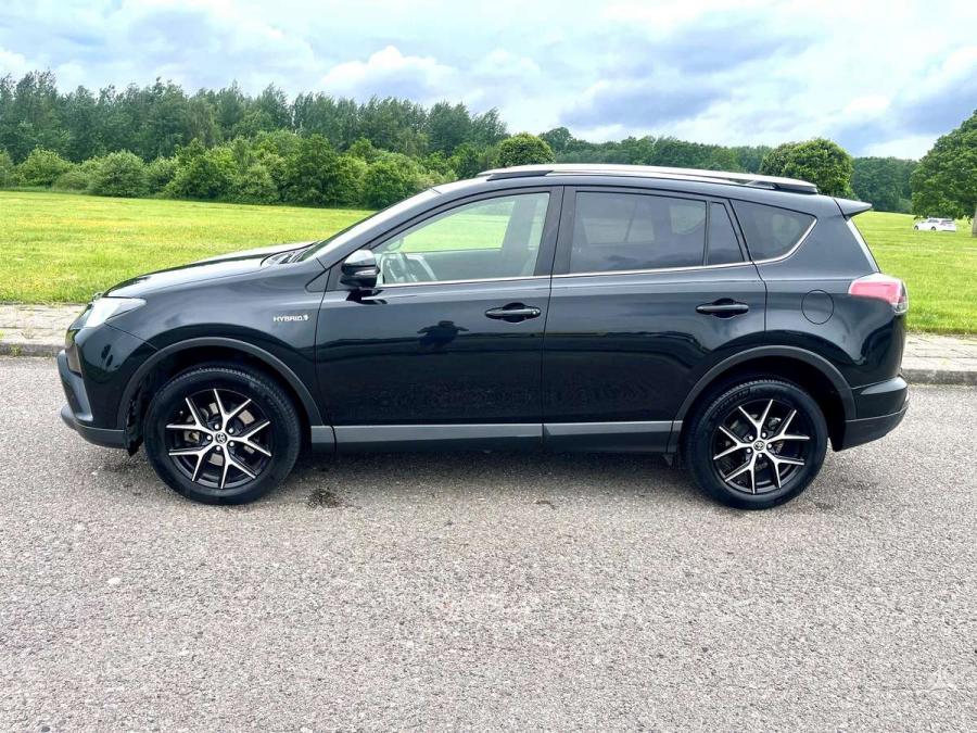 Melns Toyota RAV4 2017 Kauņa, ar dzinēja tilpumu 2.49 L un nobraukumu 236 tūkst. km par 15999 €, foto 5 vietnē AUTOMOTO.COM.LV