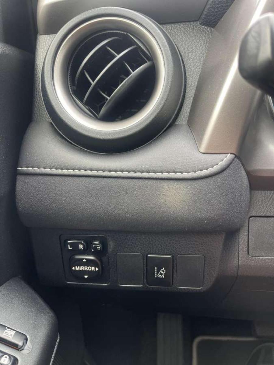 Melns Toyota RAV4 2017 Kauņa, ar dzinēja tilpumu 2.49 L un nobraukumu 236 tūkst. km par 15999 €, foto 17 vietnē AUTOMOTO.COM.LV