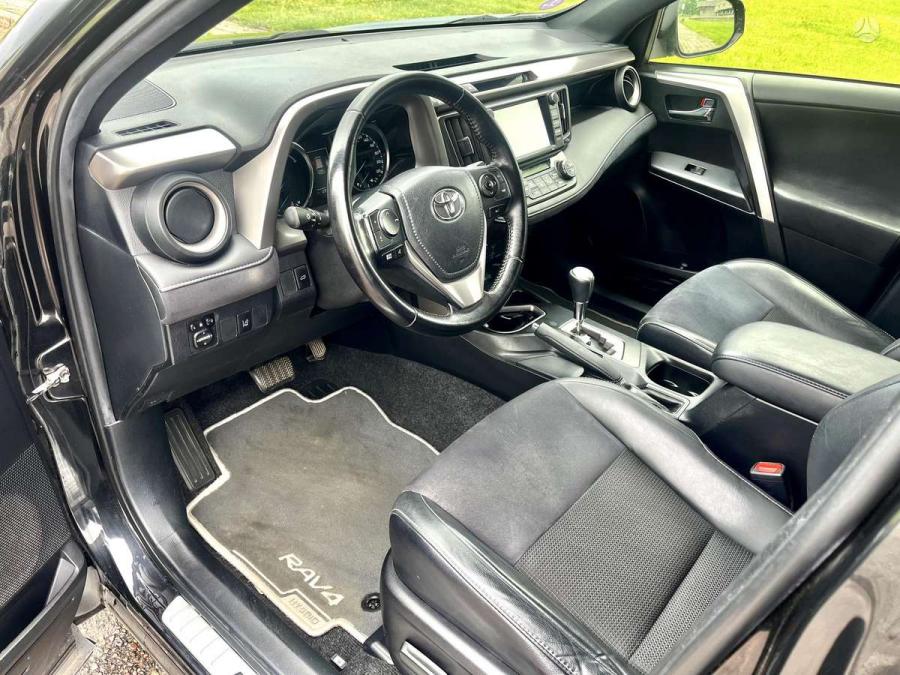 Melns Toyota RAV4 2017 Kauņa, ar dzinēja tilpumu 2.49 L un nobraukumu 236 tūkst. km par 15999 €, foto 18 vietnē AUTOMOTO.COM.LV