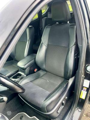 Melns Toyota RAV4 2017 Kauņa, ar dzinēja tilpumu 2.49 L un nobraukumu 236 tūkst. km par 15999 €, foto 20 vietnē AUTOMOTO.COM.LV