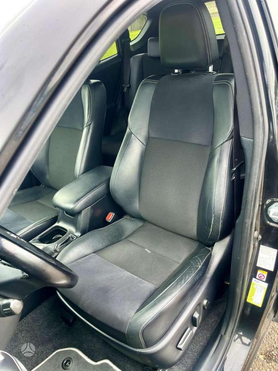 Melns Toyota RAV4 2017 Kauņa, ar dzinēja tilpumu 2.49 L un nobraukumu 236 tūkst. km par 15999 €, foto 20 vietnē AUTOMOTO.COM.LV