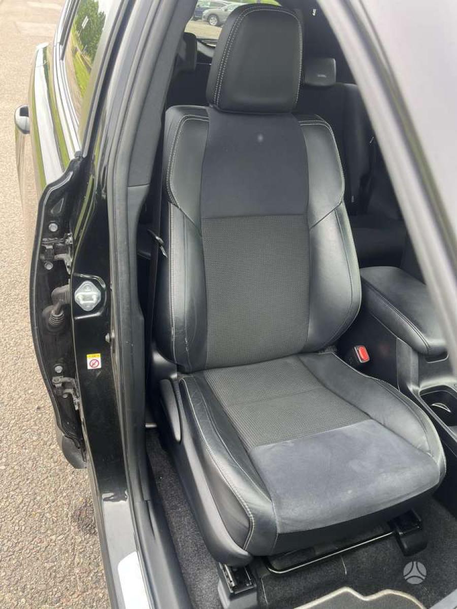 Melns Toyota RAV4 2017 Kauņa, ar dzinēja tilpumu 2.49 L un nobraukumu 236 tūkst. km par 15999 €, foto 24 vietnē AUTOMOTO.COM.LV