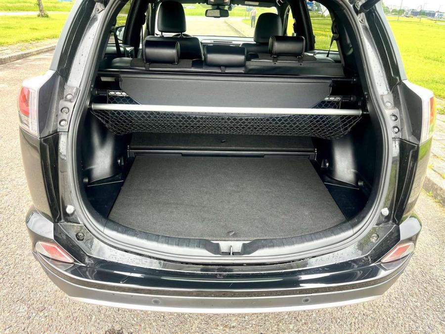 Melns Toyota RAV4 2017 Kauņa, ar dzinēja tilpumu 2.49 L un nobraukumu 236 tūkst. km par 15999 €, foto 29 vietnē AUTOMOTO.COM.LV