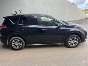 Melns Toyota RAV4 2017 Kauņa, ar dzinēja tilpumu 2.50 L un nobraukumu 250 tūkst. km par 13900 €, foto 5 vietnē AUTOMOTO.COM.LV