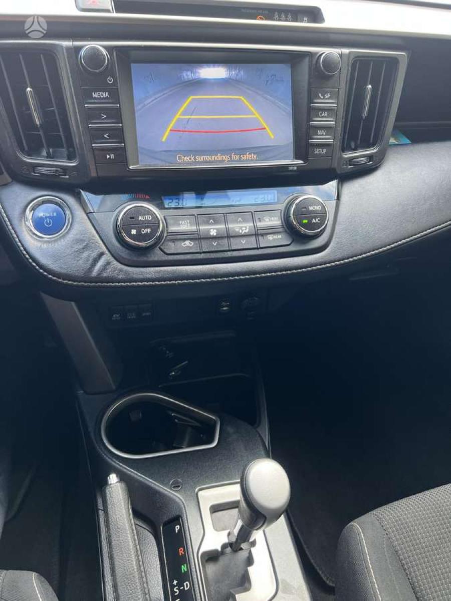 Melns Toyota RAV4 2017 Kauņa, ar dzinēja tilpumu 2.50 L un nobraukumu 250 tūkst. km par 13900 €, foto 12 vietnē AUTOMOTO.COM.LV