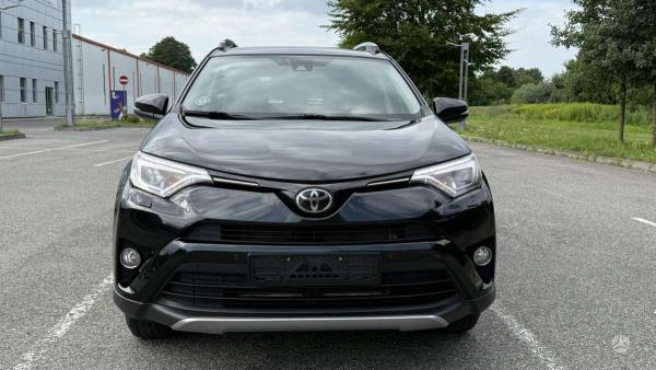 Melns Toyota RAV4 2017 Tauragė, ar dzinēja tilpumu 2.00 L un nobraukumu 240 tūkst. km par 11999 €, foto 3 vietnē AUTOMOTO.COM.LV