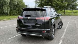 Black Toyota RAV4 2017 in Taurage, with an engine capacity of 2.00 L and mileage of 240 thousand km for 11999 €, photo 13 on AUTOMOTO.COM.LV