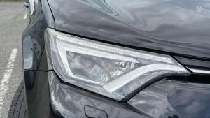 Black Toyota RAV4 2017 in Taurage, with an engine capacity of 2.00 L and mileage of 240 thousand km for 11999 €, photo 15 on AUTOMOTO.COM.LV