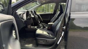 Black Toyota RAV4 2017 in Taurage, with an engine capacity of 2.00 L and mileage of 240 thousand km for 11999 €, photo 18 on AUTOMOTO.COM.LV
