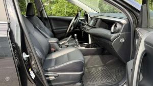 Black Toyota RAV4 2017 in Taurage, with an engine capacity of 2.00 L and mileage of 240 thousand km for 11999 €, photo 19 on AUTOMOTO.COM.LV