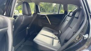 Black Toyota RAV4 2017 in Taurage, with an engine capacity of 2.00 L and mileage of 240 thousand km for 11999 €, photo 20 on AUTOMOTO.COM.LV