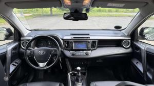 Black Toyota RAV4 2017 in Taurage, with an engine capacity of 2.00 L and mileage of 240 thousand km for 11999 €, photo 22 on AUTOMOTO.COM.LV