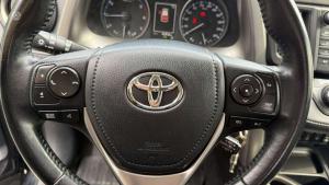Black Toyota RAV4 2017 in Taurage, with an engine capacity of 2.00 L and mileage of 240 thousand km for 11999 €, photo 25 on AUTOMOTO.COM.LV