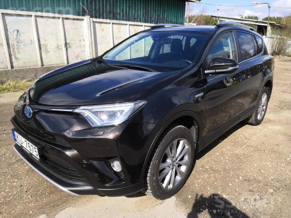 Toyota RAV4 2017 in Riga on AUTOMOTO.COM.LV Black Toyota RAV4 2017 in Riga, with an engine capacity of 2.50 L and mileage of 176 thousand km for 15000 €, photo 9 on AUTOMOTO.COM.LV