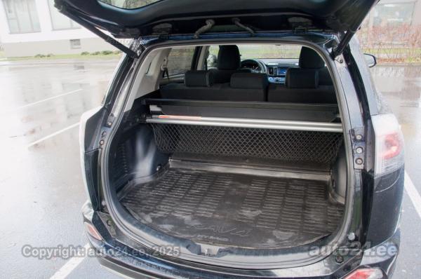 Melns Toyota RAV4 2018 Tallina, ar dzinēja tilpumu 2.50 L un nobraukumu 81 tūkst. km par 19500 €, foto 11 vietnē AUTOMOTO.COM.LV