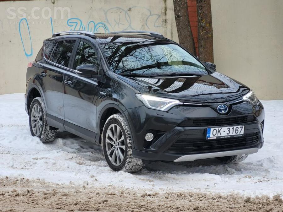 Melns Toyota RAV4 2018 Rīga, ar dzinēja tilpumu 2.50 L un nobraukumu 141 tūkst. km par 17000 €, foto 1 vietnē AUTOMOTO.COM.LV