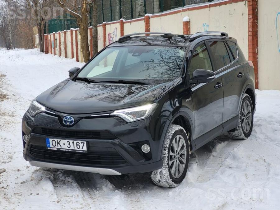 Melns Toyota RAV4 2018 Rīga, ar dzinēja tilpumu 2.50 L un nobraukumu 141 tūkst. km par 17000 €, foto 2 vietnē AUTOMOTO.COM.LV