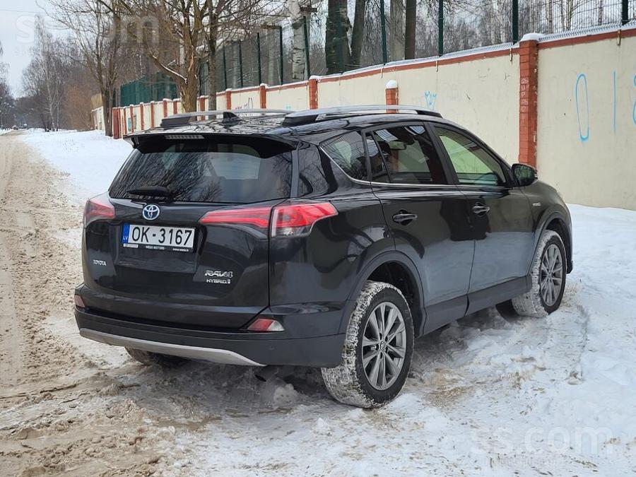 Melns Toyota RAV4 2018 Rīga, ar dzinēja tilpumu 2.50 L un nobraukumu 141 tūkst. km par 17000 €, foto 3 vietnē AUTOMOTO.COM.LV