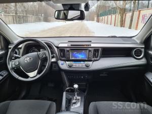 Melns Toyota RAV4 2018 Rīga, ar dzinēja tilpumu 2.50 L un nobraukumu 141 tūkst. km par 17000 €, foto 5 vietnē AUTOMOTO.COM.LV