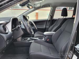 Melns Toyota RAV4 2018 Rīga, ar dzinēja tilpumu 2.50 L un nobraukumu 141 tūkst. km par 17000 €, foto 6 vietnē AUTOMOTO.COM.LV