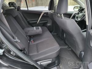 Melns Toyota RAV4 2018 Rīga, ar dzinēja tilpumu 2.50 L un nobraukumu 141 tūkst. km par 17000 €, foto 9 vietnē AUTOMOTO.COM.LV