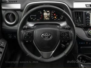 Black Toyota RAV4 2018 in Tallinn, with an engine capacity of 2.49 L and mileage of 125 thousand km for 17900 €, photo 5 on AUTOMOTO.COM.LV