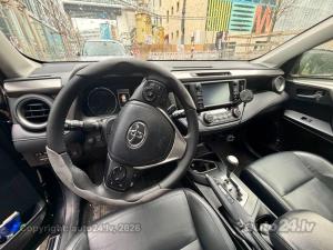 Black Toyota RAV4 2018 in Tallinn, with an engine capacity of 2.49 L and mileage of 125 thousand km for 17900 €, photo 14 on AUTOMOTO.COM.LV