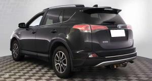 Black Toyota RAV4 2018 in Kaunas, with an engine capacity of 2.49 L and mileage of 274 thousand km for 14200 €, photo 2 on AUTOMOTO.COM.LV