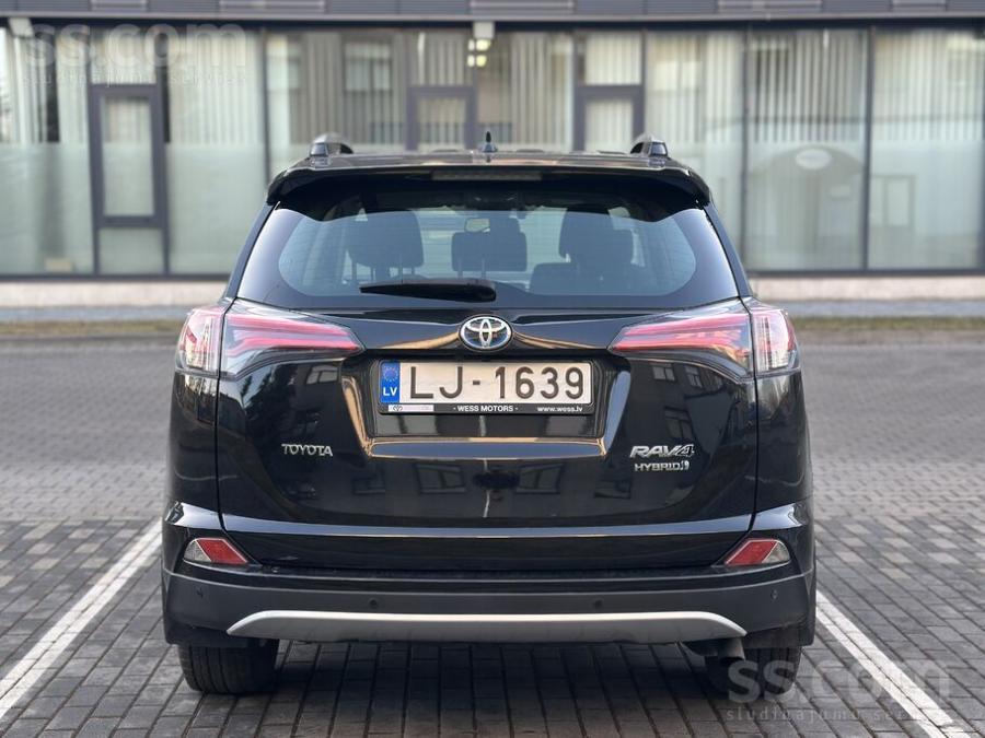 Melns Toyota RAV4 2018 Rīga, ar dzinēja tilpumu 2.50 L un nobraukumu 109 tūkst. km par 16500 €, foto 5 vietnē AUTOMOTO.COM.LV