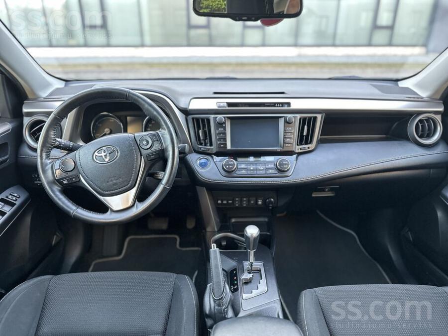 Melns Toyota RAV4 2018 Rīga, ar dzinēja tilpumu 2.50 L un nobraukumu 109 tūkst. km par 16500 €, foto 11 vietnē AUTOMOTO.COM.LV