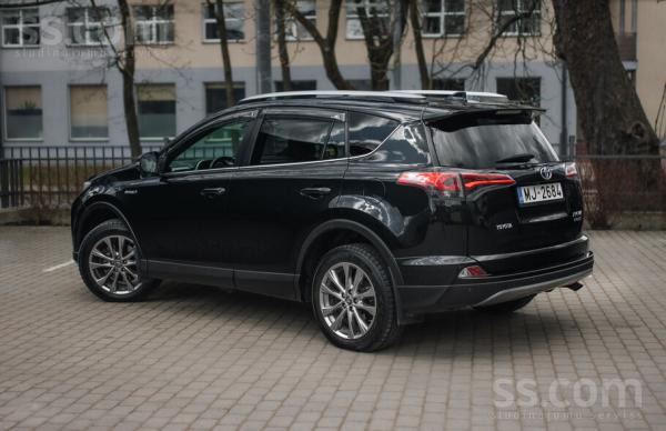 Melns Toyota RAV4 2018 Rīga, ar dzinēja tilpumu 2.50 L un nobraukumu 145 tūkst. km par 16900 €, foto 2 vietnē AUTOMOTO.COM.LV