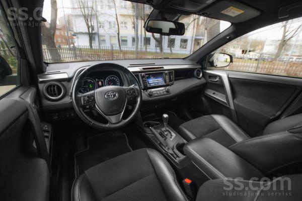 Melns Toyota RAV4 2018 Rīga, ar dzinēja tilpumu 2.50 L un nobraukumu 145 tūkst. km par 16900 €, foto 5 vietnē AUTOMOTO.COM.LV