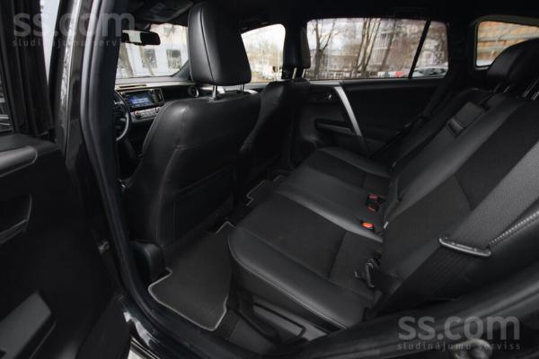 Melns Toyota RAV4 2018 Rīga, ar dzinēja tilpumu 2.50 L un nobraukumu 145 tūkst. km par 16900 €, foto 6 vietnē AUTOMOTO.COM.LV