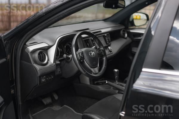 Melns Toyota RAV4 2018 Rīga, ar dzinēja tilpumu 2.50 L un nobraukumu 145 tūkst. km par 16900 €, foto 10 vietnē AUTOMOTO.COM.LV