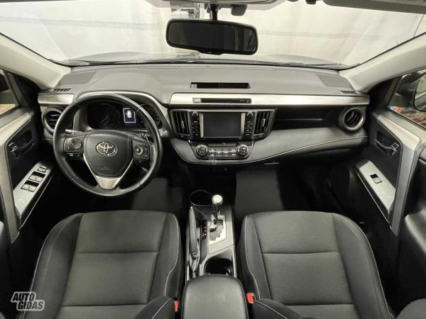 Melns Toyota RAV4 2018 Viļņa, ar dzinēja tilpumu 2.00 L un nobraukumu 143 tūkst. km par 16990 €, foto 8 vietnē AUTOMOTO.COM.LV