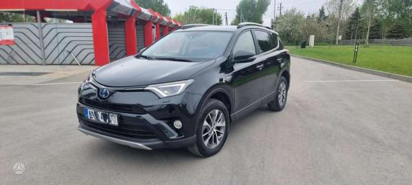 Черный Тойота РАВ 4 2018 в Плунге, объемом двигателя 2.49 л и пробегом 142 тыс. км за 18900 €, фото 1 на AUTOMOTO.COM.LV