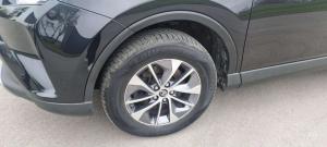 Black Toyota RAV4 2018 in Plunge, with an engine capacity of 2.49 L and mileage of 142 thousand km for 18900 €, photo 9 on AUTOMOTO.COM.LV
