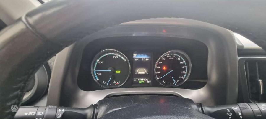 Black Toyota RAV4 2018 in Plunge, with an engine capacity of 2.49 L and mileage of 142 thousand km for 18900 €, photo 14 on AUTOMOTO.COM.LV
