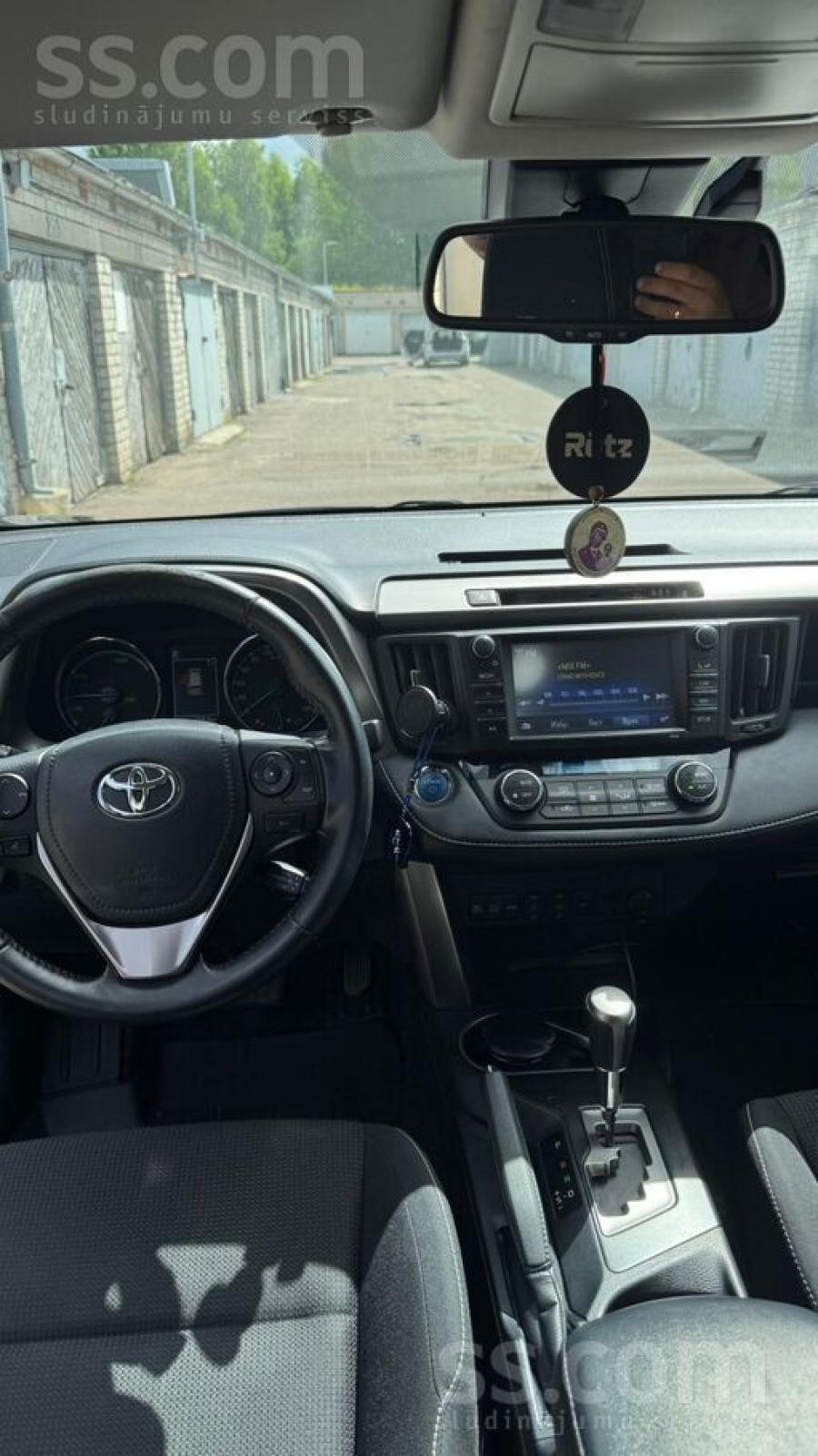 Melns Toyota RAV4 2018 Rīga, ar dzinēja tilpumu 2.50 L un nobraukumu 120 tūkst. km par 17450 €, foto 5 vietnē AUTOMOTO.COM.LV