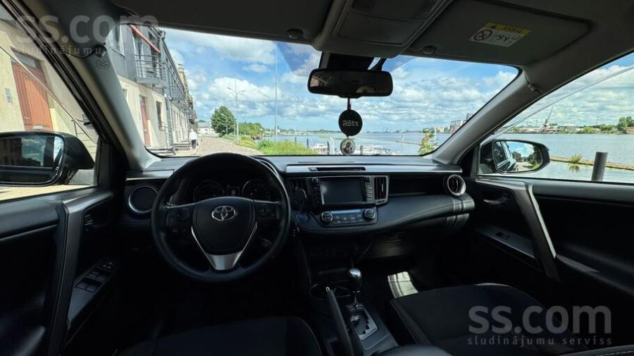 Melns Toyota RAV4 2018 Rīga, ar dzinēja tilpumu 2.50 L un nobraukumu 120 tūkst. km par 17450 €, foto 7 vietnē AUTOMOTO.COM.LV
