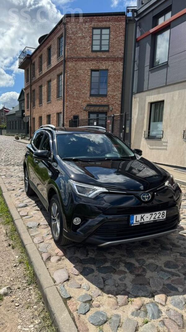 Melns Toyota RAV4 2018 Rīga, ar dzinēja tilpumu 2.50 L un nobraukumu 120 tūkst. km par 17450 €, foto 7 vietnē AUTOMOTO.COM.LV