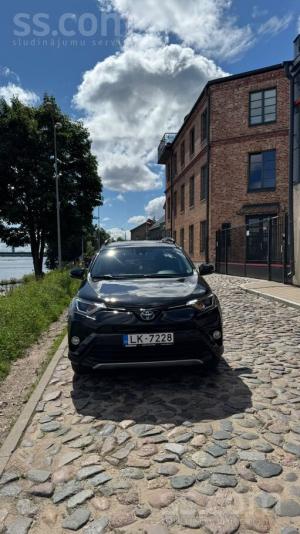 Melns Toyota RAV4 2018 Rīga, ar dzinēja tilpumu 2.50 L un nobraukumu 120 tūkst. km par 17450 €, foto 12 vietnē AUTOMOTO.COM.LV