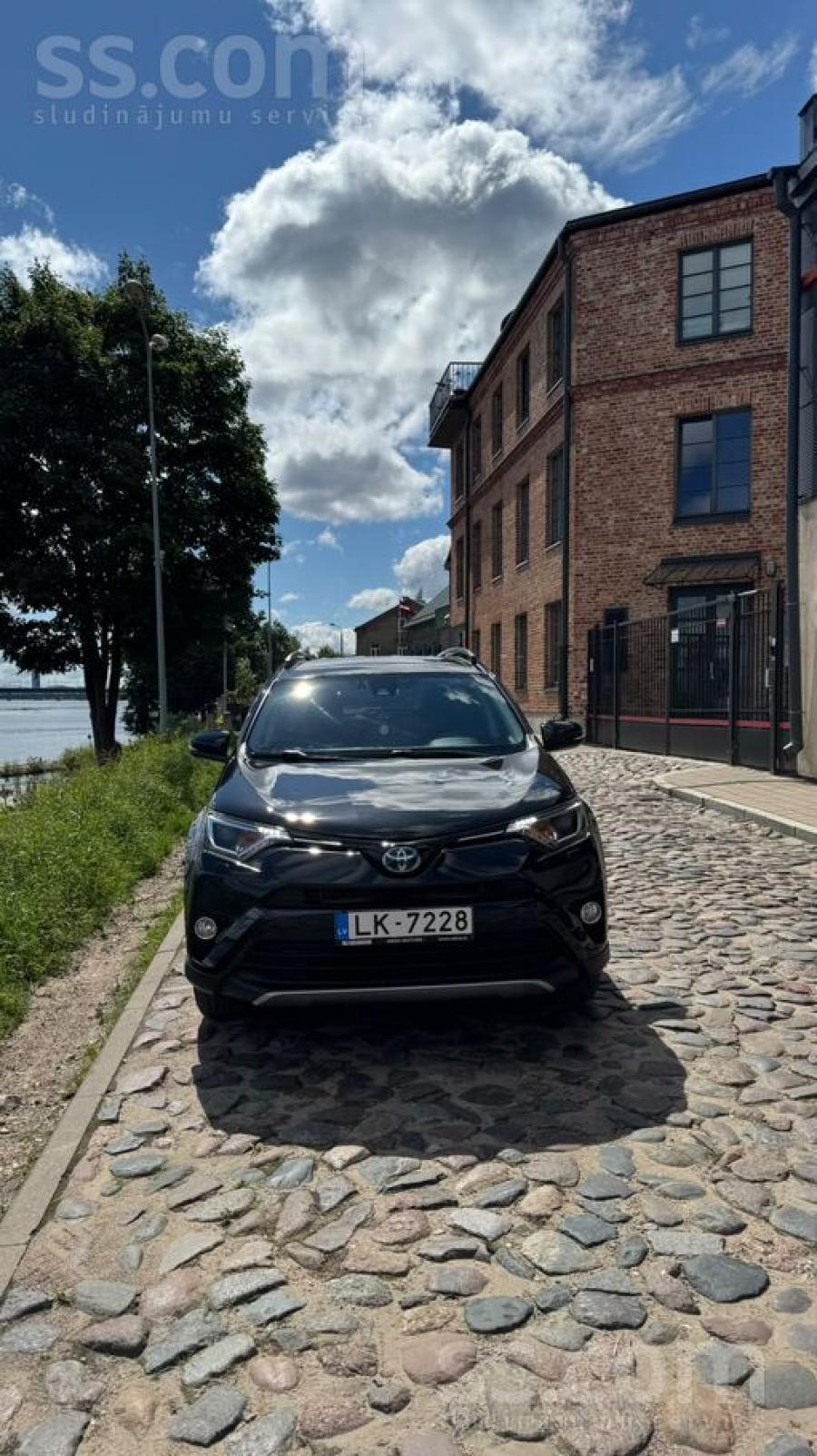 Melns Toyota RAV4 2018 Rīga, ar dzinēja tilpumu 2.50 L un nobraukumu 120 tūkst. km par 17450 €, foto 12 vietnē AUTOMOTO.COM.LV