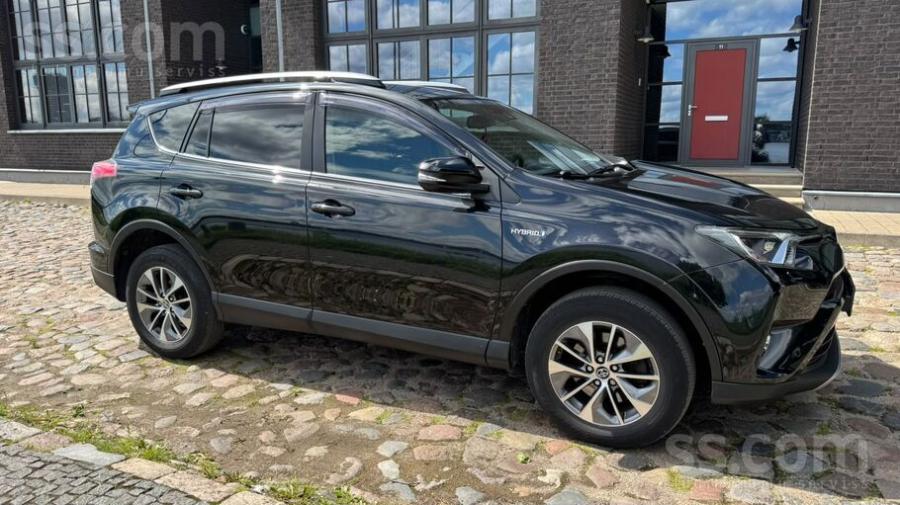 Melns Toyota RAV4 2018 Rīga, ar dzinēja tilpumu 2.50 L un nobraukumu 120 tūkst. km par 17450 €, foto 15 vietnē AUTOMOTO.COM.LV