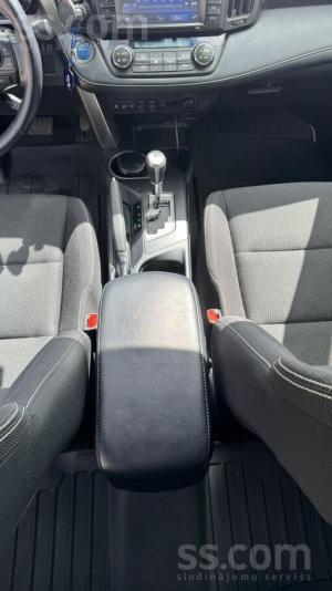 Melns Toyota RAV4 2018 Rīga, ar dzinēja tilpumu 2.50 L un nobraukumu 120 tūkst. km par 17450 €, foto 18 vietnē AUTOMOTO.COM.LV