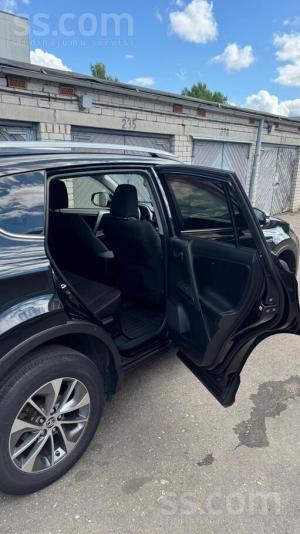 Melns Toyota RAV4 2018 Rīga, ar dzinēja tilpumu 2.50 L un nobraukumu 120 tūkst. km par 17450 €, foto 19 vietnē AUTOMOTO.COM.LV