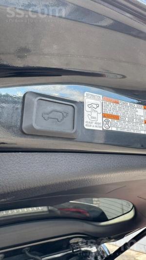 Melns Toyota RAV4 2018 Rīga, ar dzinēja tilpumu 2.50 L un nobraukumu 120 tūkst. km par 17450 €, foto 20 vietnē AUTOMOTO.COM.LV