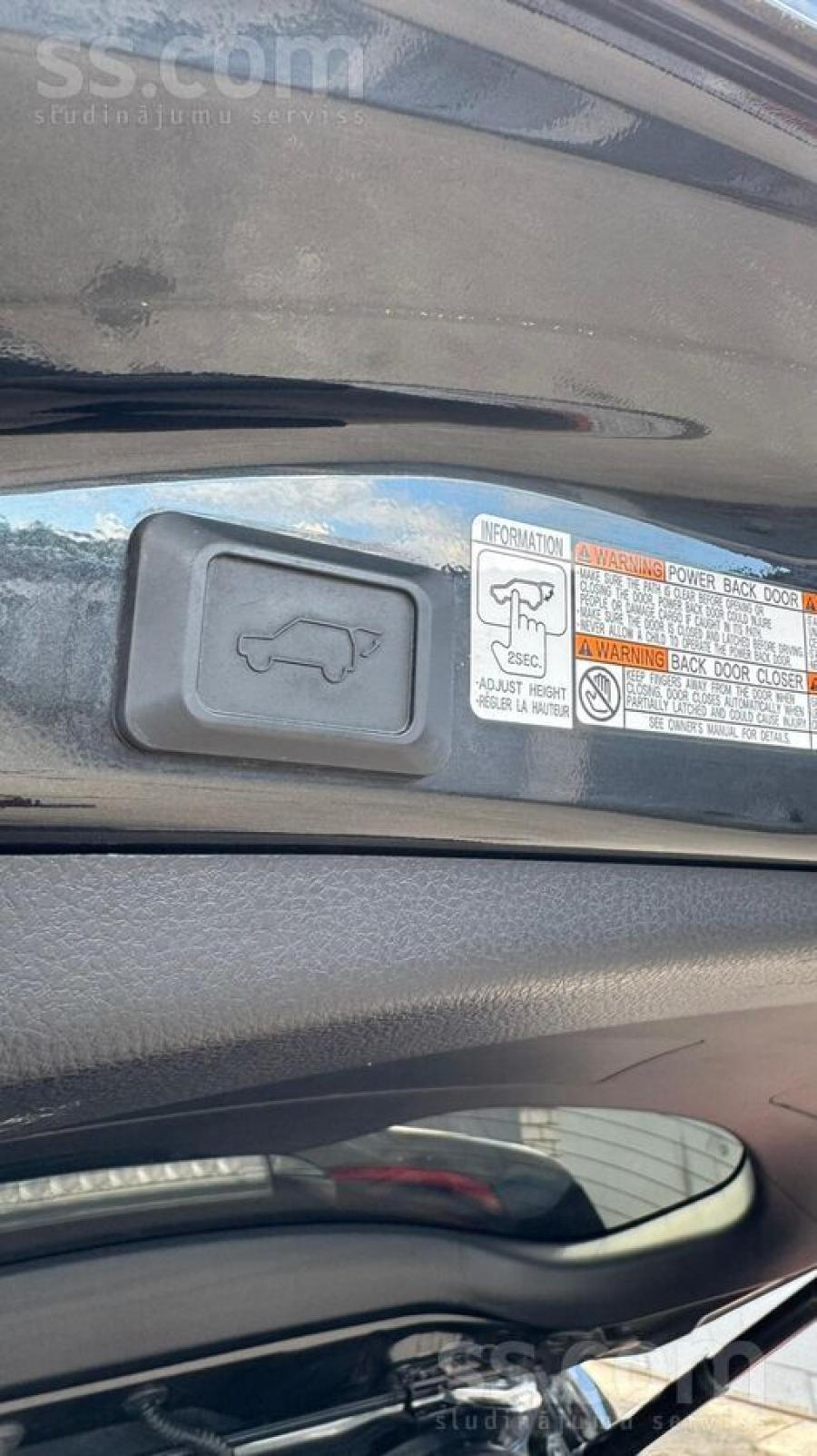 Melns Toyota RAV4 2018 Rīga, ar dzinēja tilpumu 2.50 L un nobraukumu 120 tūkst. km par 17450 €, foto 20 vietnē AUTOMOTO.COM.LV